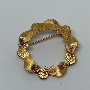Jewelry | Vintage Gold Brooch Pin | Poshmark